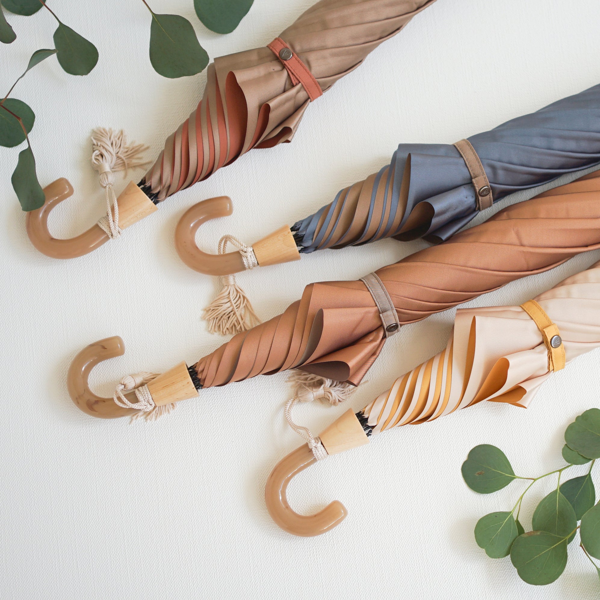 Why did the No. 1 powder brand switch to Western-style umbrellas? – 傘専門 ...